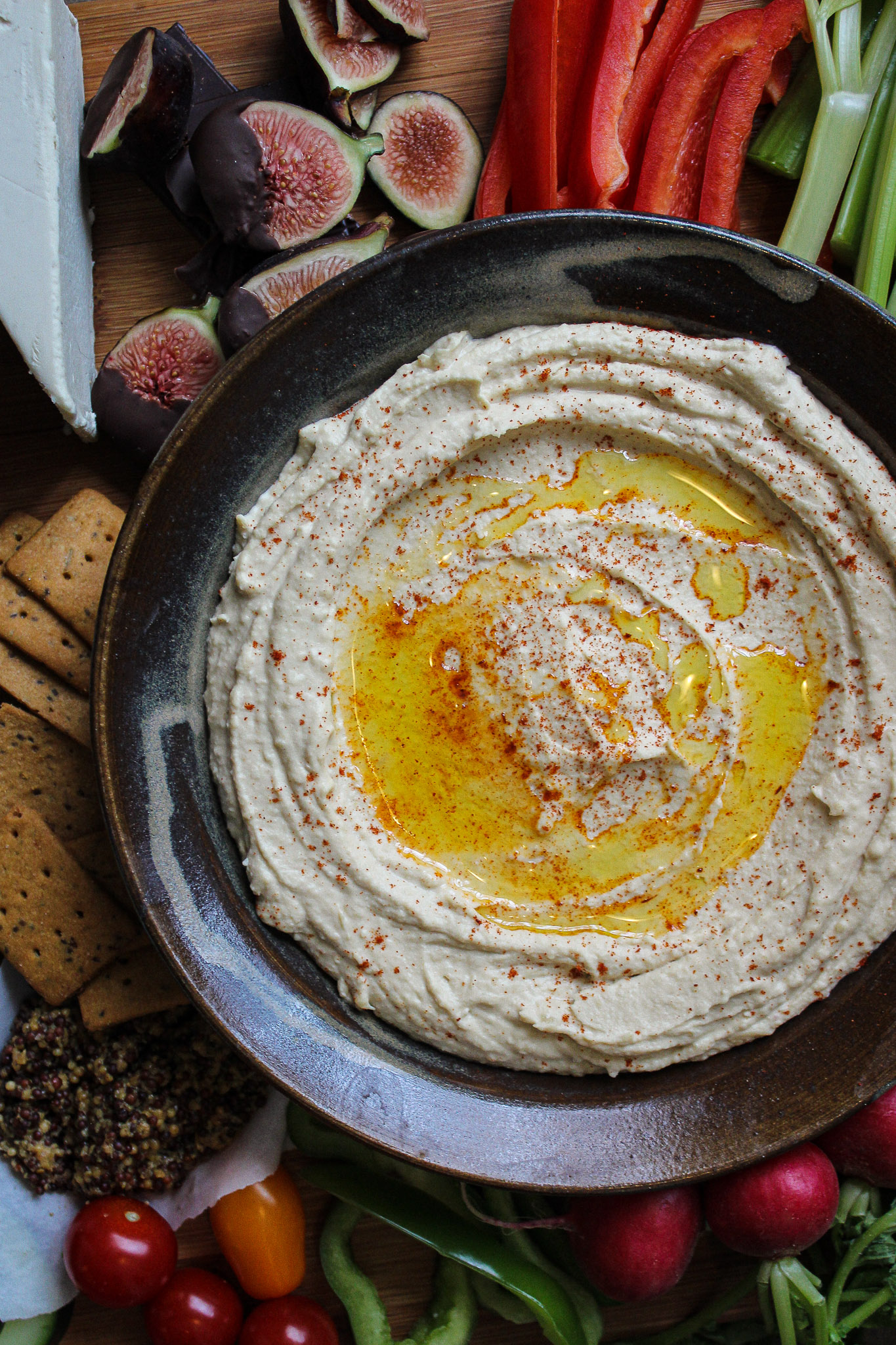 Classic Creamy Roasted Garlic Hummus – smallkitchenbigplates